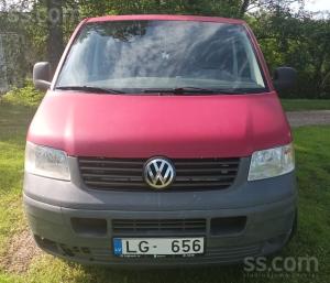 Sarkans Volkswagen Caravelle 2007 Cēsis, ar dzinēja tilpumu 1.90 L un nobraukumu 412 tūkst. km par 3000 €, foto  vietnē AUTOMOTO.COM.LV
