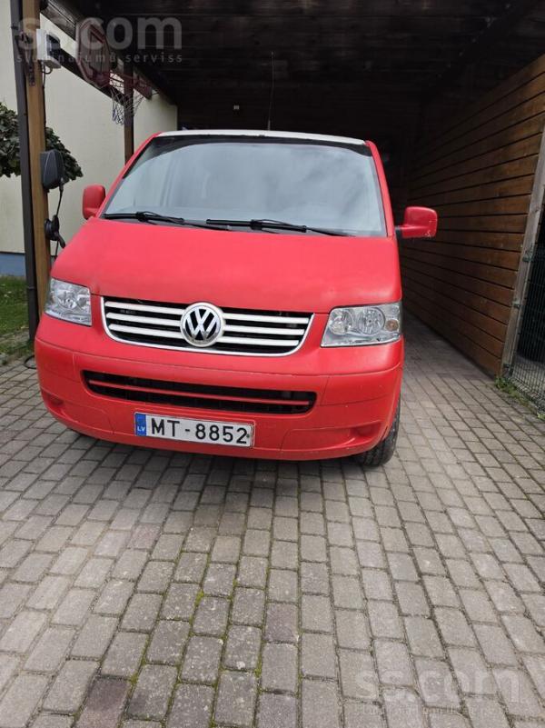 Red Volkswagen Caravelle 2007 in Riga, with an engine capacity of 2.50 L and mileage of 395 thousand km for 3990 €, photo 1 on AUTOMOTO.COM.LV