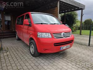 Red Volkswagen Caravelle 2007 in Riga, with an engine capacity of 2.50 L and mileage of 395 thousand km for 3990 €, photo 3 on AUTOMOTO.COM.LV