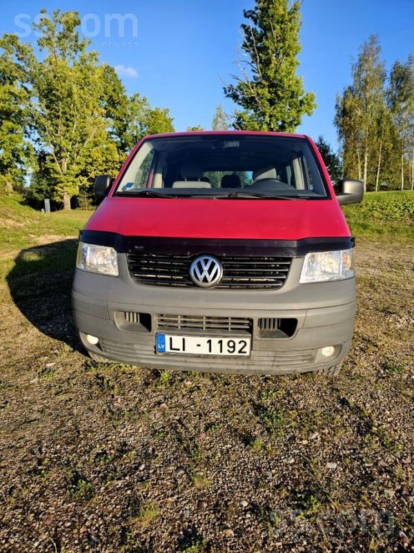 Red Volkswagen Caravelle 2008 in Cesis, with an engine capacity of 2.50 L and mileage of 445 thousand km for 7200 €, photo 11 on AUTOMOTO.COM.LV