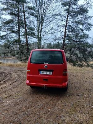 Sarkans Volkswagen Caravelle 2008 Valka, ar dzinēja tilpumu 2.50 L un nobraukumu 472 tūkst. km par 7500 €, foto 2 vietnē AUTOMOTO.COM.LV