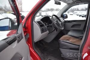 Red Volkswagen Caravelle 2010 in Riga, with an engine capacity of 2.00 L and mileage of 230 thousand km for 7400 €, photo 4 on AUTOMOTO.COM.LV