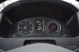 Red Volkswagen Caravelle 2010 in Riga, with an engine capacity of 2.00 L and mileage of 230 thousand km for 7400 €, photo 5 on AUTOMOTO.COM.LV