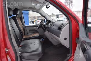 Red Volkswagen Caravelle 2010 in Riga, with an engine capacity of 2.00 L and mileage of 230 thousand km for 7400 €, photo 8 on AUTOMOTO.COM.LV