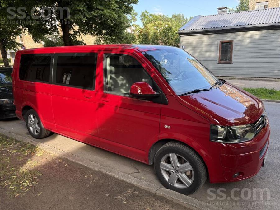 Sarkans Volkswagen Caravelle 2010 Rīga, ar dzinēja tilpumu 2.00 L un nobraukumu 428 tūkst. km par 9500 €, foto 4 vietnē AUTOMOTO.COM.LV