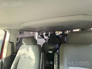 Sarkans Volkswagen Caravelle 2010 Rīga, ar dzinēja tilpumu 2.00 L un nobraukumu 428 tūkst. km par 9500 €, foto 9 vietnē AUTOMOTO.COM.LV