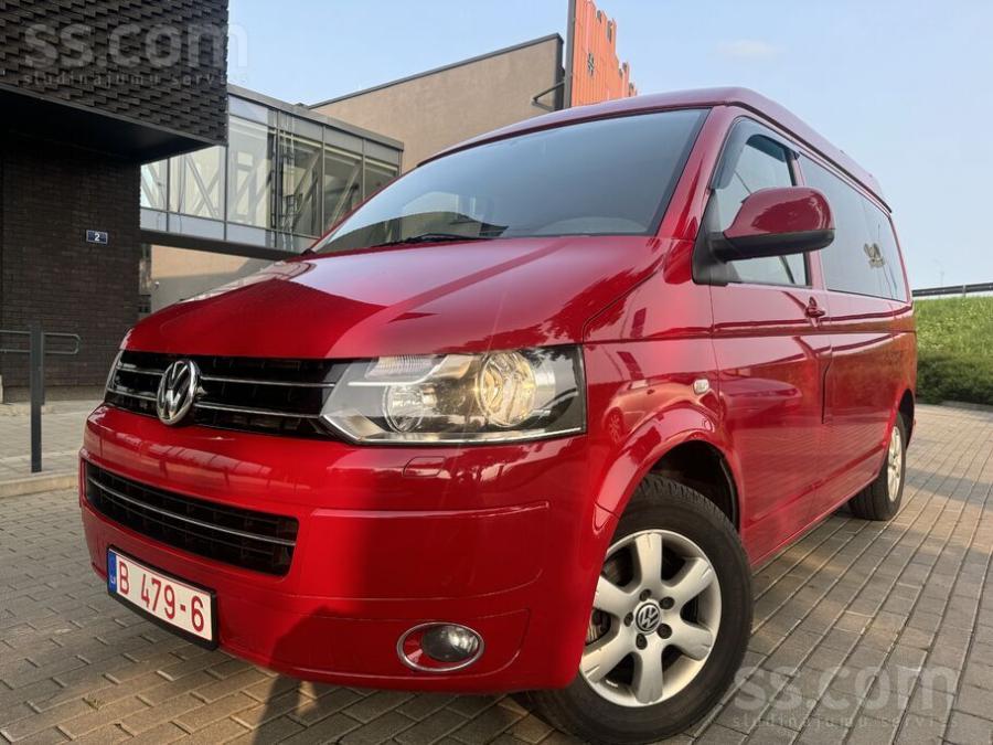 Sarkans Volkswagen Caravelle 2011 Daugavpils, ar dzinēja tilpumu 2.00 L un nobraukumu 289 tūkst. km par 9850 €, foto 1 vietnē AUTOMOTO.COM.LV