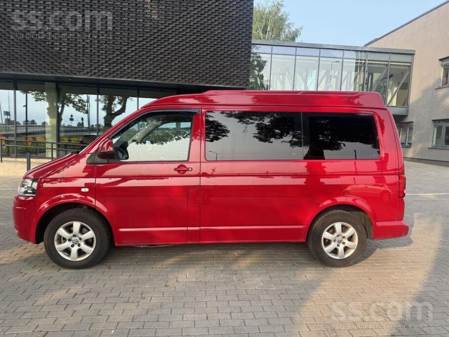 Sarkans Volkswagen Caravelle 2011 Daugavpils, ar dzinēja tilpumu 2.00 L un nobraukumu 289 tūkst. km par 9850 €, foto 8 vietnē AUTOMOTO.COM.LV