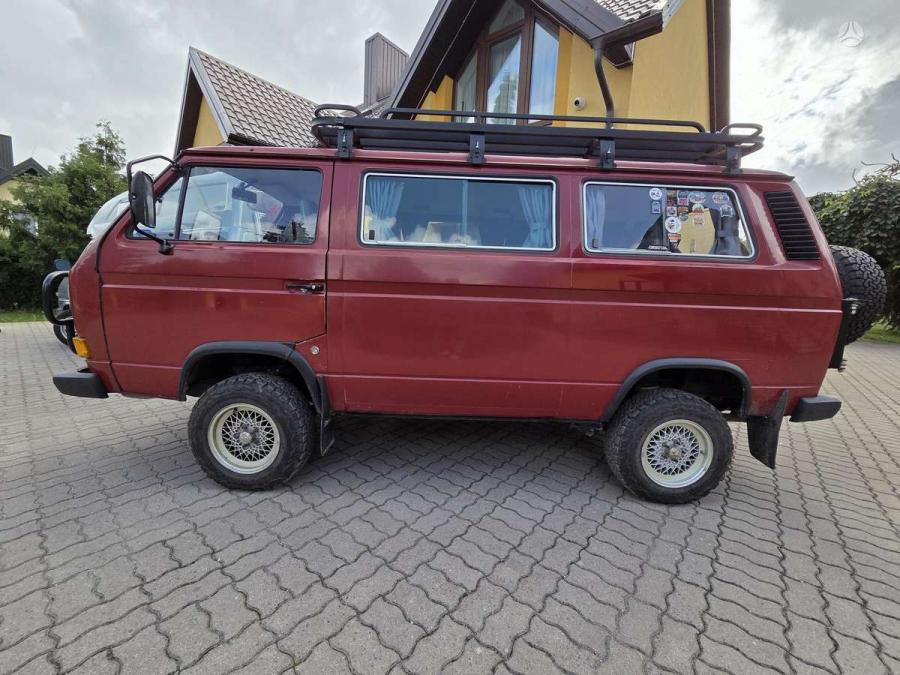 Sarkans Volkswagen Caravelle 1988 Klaipėda, ar dzinēja tilpumu 1.90 L un nobraukumu 293 tūkst. km par 19500 €, foto 4 vietnē AUTOMOTO.COM.LV