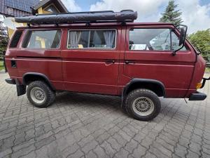 Sarkans Volkswagen Caravelle 1988 Klaipėda, ar dzinēja tilpumu 1.90 L un nobraukumu 293 tūkst. km par 19500 €, foto 5 vietnē AUTOMOTO.COM.LV