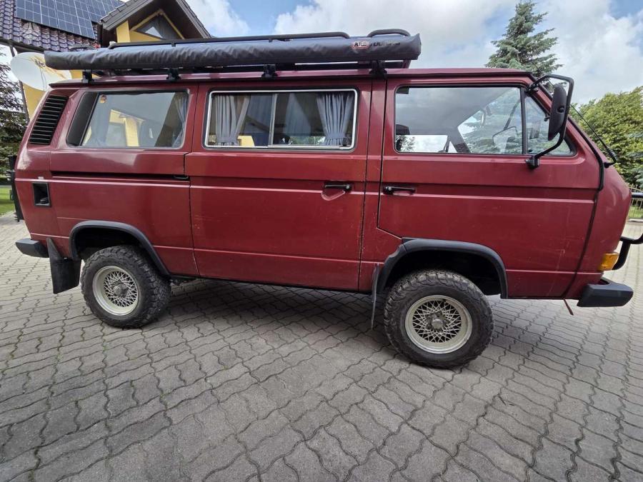 Sarkans Volkswagen Caravelle 1988 Klaipėda, ar dzinēja tilpumu 1.90 L un nobraukumu 293 tūkst. km par 19500 €, foto 5 vietnē AUTOMOTO.COM.LV