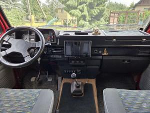 Sarkans Volkswagen Caravelle 1988 Klaipėda, ar dzinēja tilpumu 1.90 L un nobraukumu 293 tūkst. km par 19500 €, foto 7 vietnē AUTOMOTO.COM.LV