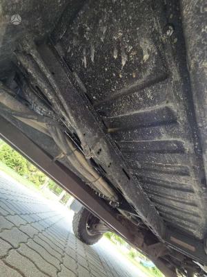 Sarkans Volkswagen Caravelle 1988 Klaipėda, ar dzinēja tilpumu 1.90 L un nobraukumu 293 tūkst. km par 19500 €, foto 10 vietnē AUTOMOTO.COM.LV