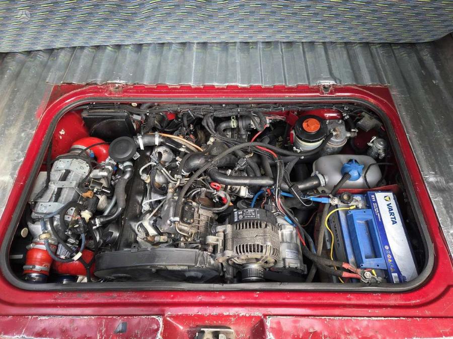Sarkans Volkswagen Caravelle 1988 Klaipėda, ar dzinēja tilpumu 1.90 L un nobraukumu 293 tūkst. km par 19500 €, foto 17 vietnē AUTOMOTO.COM.LV