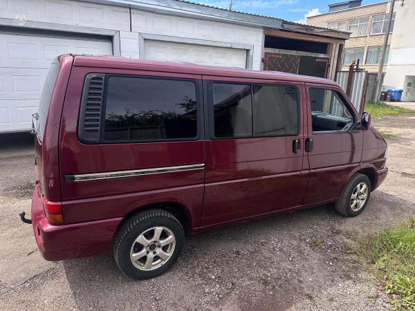Red Volkswagen Caravelle 1997 in Alytus, with an engine capacity of 2.46 L and mileage of 260 thousand km for 6200 €, photo 1 on AUTOMOTO.COM.LV