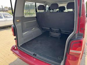 Red Volkswagen Caravelle 2014 in Kaunas, with an engine capacity of 1.97 L and mileage of 250 thousand km for 8400 €, photo 6 on AUTOMOTO.COM.LV