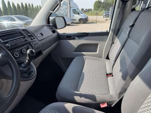 Red Volkswagen Caravelle 2014 in Kaunas, with an engine capacity of 1.97 L and mileage of 250 thousand km for 8400 €, photo 13 on AUTOMOTO.COM.LV