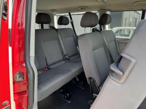 Red Volkswagen Caravelle 2014 in Kaunas, with an engine capacity of 1.97 L and mileage of 250 thousand km for 8400 €, photo 15 on AUTOMOTO.COM.LV