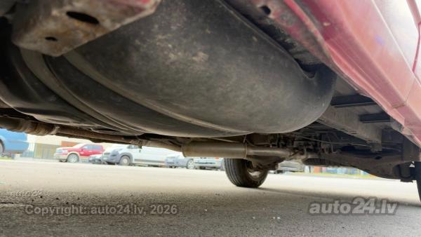 Sarkans Volkswagen Caravelle 1996 Tallina, ar dzinēja tilpumu 2.50 L un nobraukumu 0 tūkst. km par 1500 €, foto 7 vietnē AUTOMOTO.COM.LV