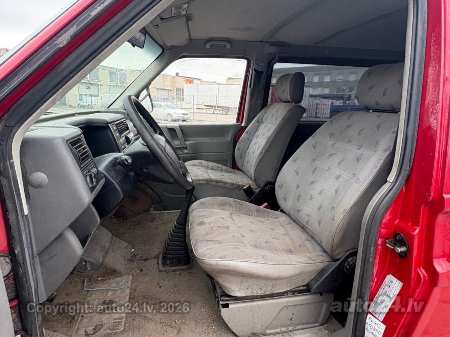 Sarkans Volkswagen Caravelle 1998 Rapla, ar dzinēja tilpumu 2.50 L un nobraukumu 0 tūkst. km par 1800 €, foto 9 vietnē AUTOMOTO.COM.LV