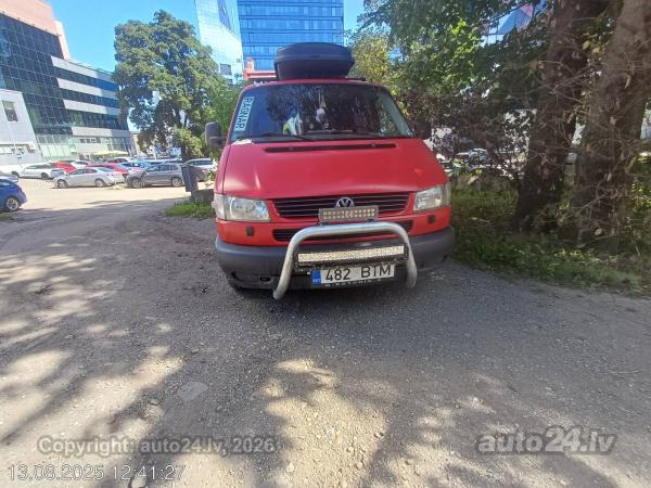 Red Volkswagen Caravelle 2000 in Tallinn, with an engine capacity of 2.50 L and mileage of 0 thousand km for 3000 €, photo 1 on AUTOMOTO.COM.LV