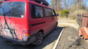 Red Volkswagen Caravelle 2000 in Tallinn, with an engine capacity of 2.50 L and mileage of 0 thousand km for 3000 €, photo 6 on AUTOMOTO.COM.LV