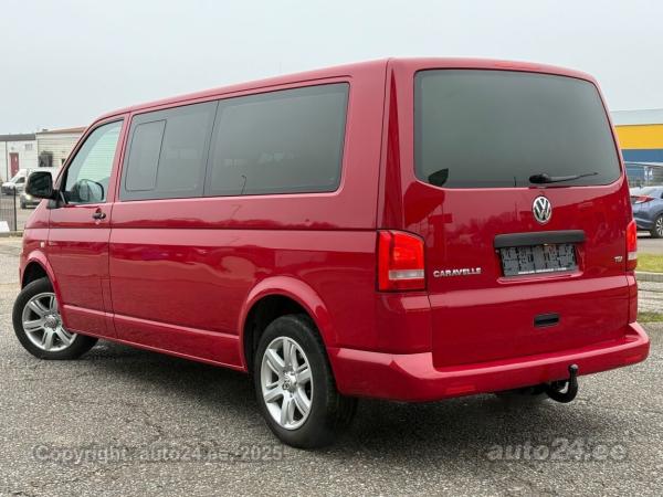 Sarkans Volkswagen Caravelle 2010 Tartu, ar dzinēja tilpumu 2.00 L un nobraukumu 267 tūkst. km par 11499 €, foto 2 vietnē AUTOMOTO.COM.LV