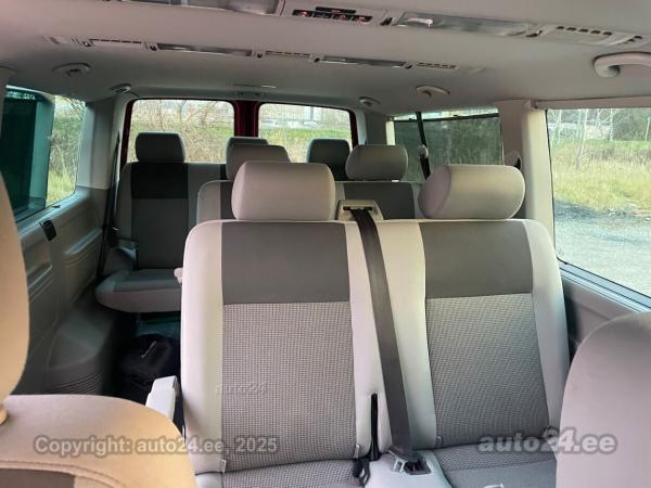 Sarkans Volkswagen Caravelle 2015 Tallina, ar dzinēja tilpumu 2.00 L un nobraukumu 260 tūkst. km par 14500 €, foto 11 vietnē AUTOMOTO.COM.LV