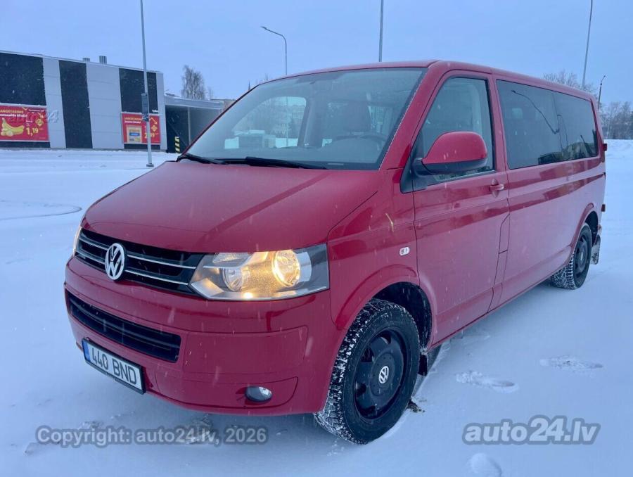 Sarkans Volkswagen Caravelle 2015 Tallina, ar dzinēja tilpumu 2.00 L un nobraukumu 262 tūkst. km par 13990 €, foto 1 vietnē AUTOMOTO.COM.LV