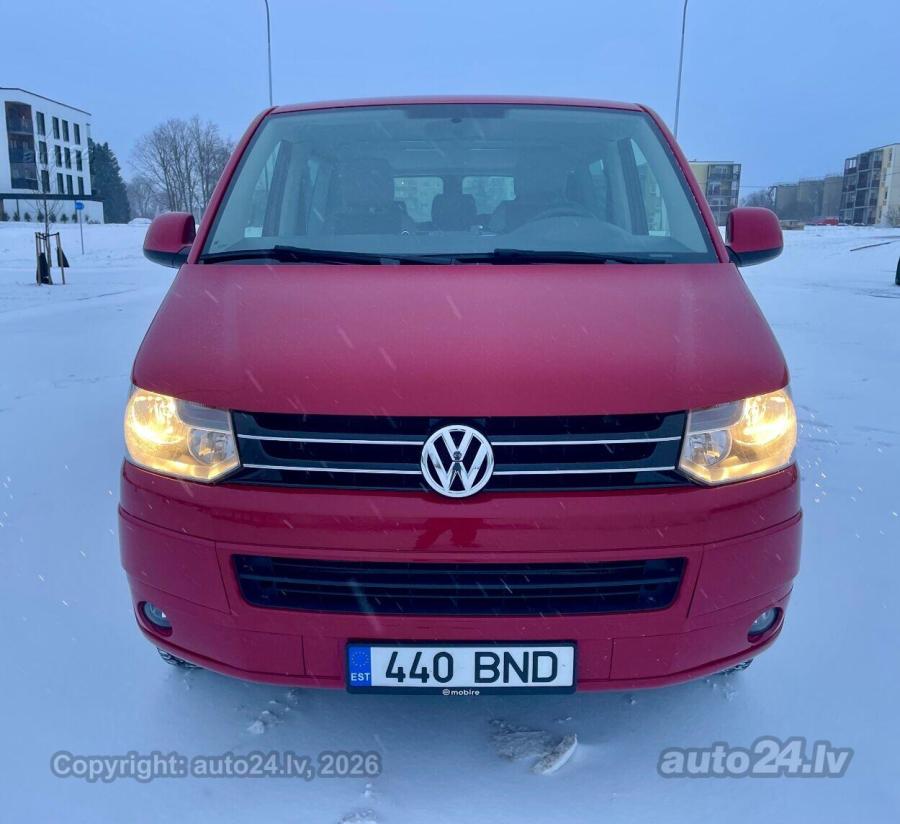 Sarkans Volkswagen Caravelle 2015 Tallina, ar dzinēja tilpumu 2.00 L un nobraukumu 262 tūkst. km par 13990 €, foto 2 vietnē AUTOMOTO.COM.LV
