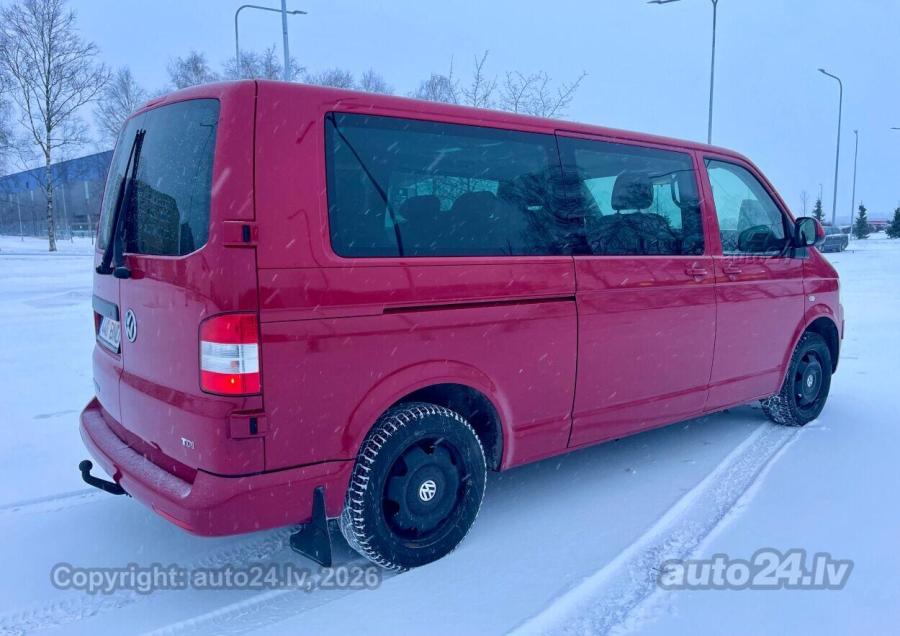 Sarkans Volkswagen Caravelle 2015 Tallina, ar dzinēja tilpumu 2.00 L un nobraukumu 262 tūkst. km par 13990 €, foto 5 vietnē AUTOMOTO.COM.LV