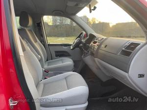 Sarkans Volkswagen Caravelle 2015 Tallina, ar dzinēja tilpumu 2.00 L un nobraukumu 262 tūkst. km par 13990 €, foto 11 vietnē AUTOMOTO.COM.LV
