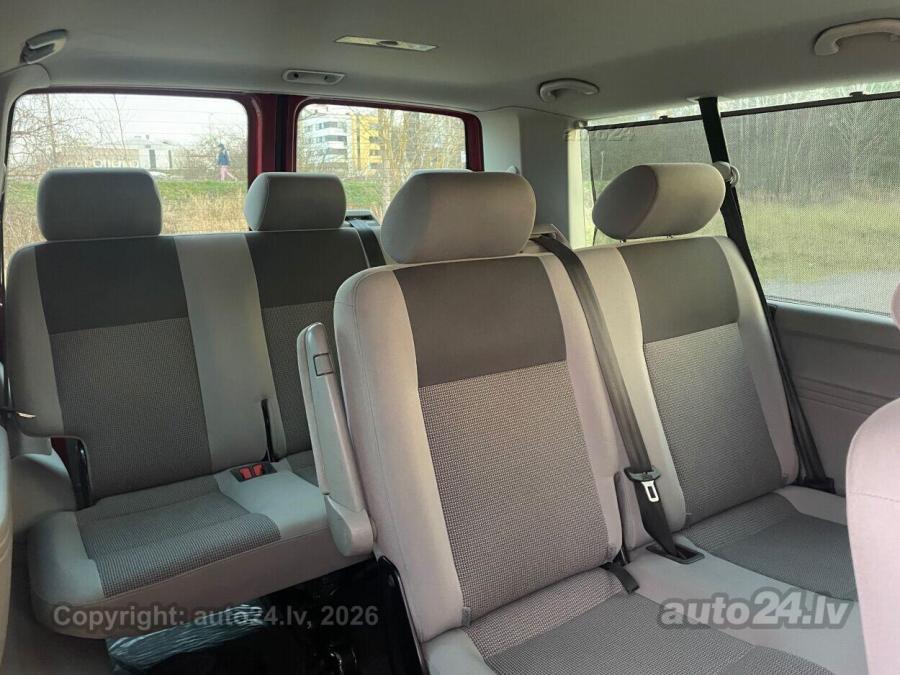 Sarkans Volkswagen Caravelle 2015 Tallina, ar dzinēja tilpumu 2.00 L un nobraukumu 262 tūkst. km par 13990 €, foto 12 vietnē AUTOMOTO.COM.LV