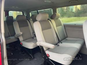 Sarkans Volkswagen Caravelle 2015 Tallina, ar dzinēja tilpumu 2.00 L un nobraukumu 262 tūkst. km par 13990 €, foto 13 vietnē AUTOMOTO.COM.LV