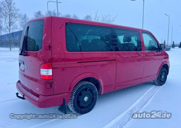 Sarkans Volkswagen Caravelle 2015 Tallina, ar dzinēja tilpumu 2.00 L un nobraukumu 262 tūkst. km par 13900 €, foto 5 vietnē AUTOMOTO.COM.LV