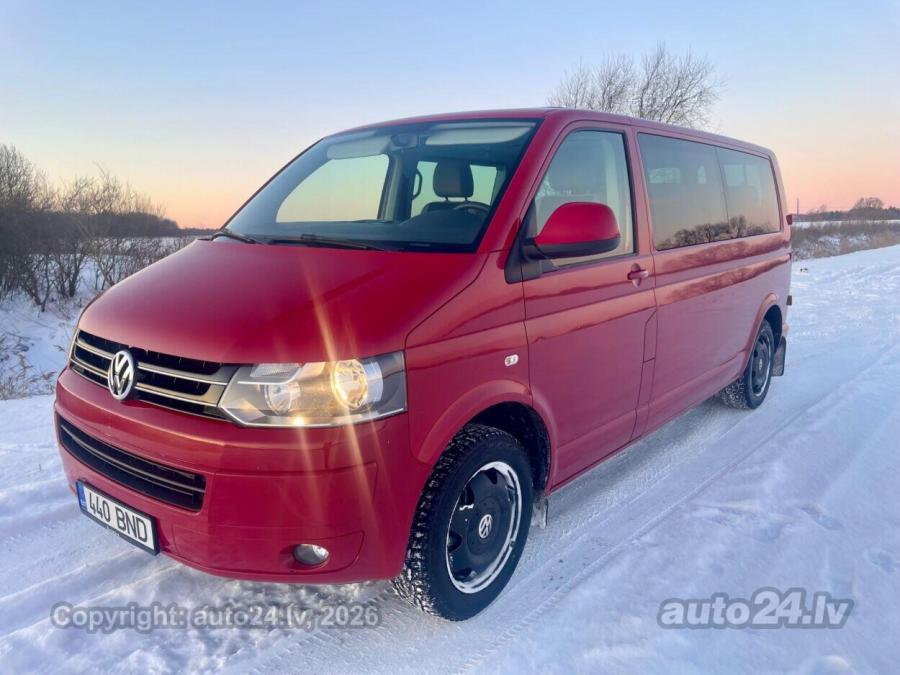 Red Volkswagen Caravelle 2015 in Tallinn, with an engine capacity of 2.00 L and mileage of 263 thousand km for 13500 €, photo 1 on AUTOMOTO.COM.LV