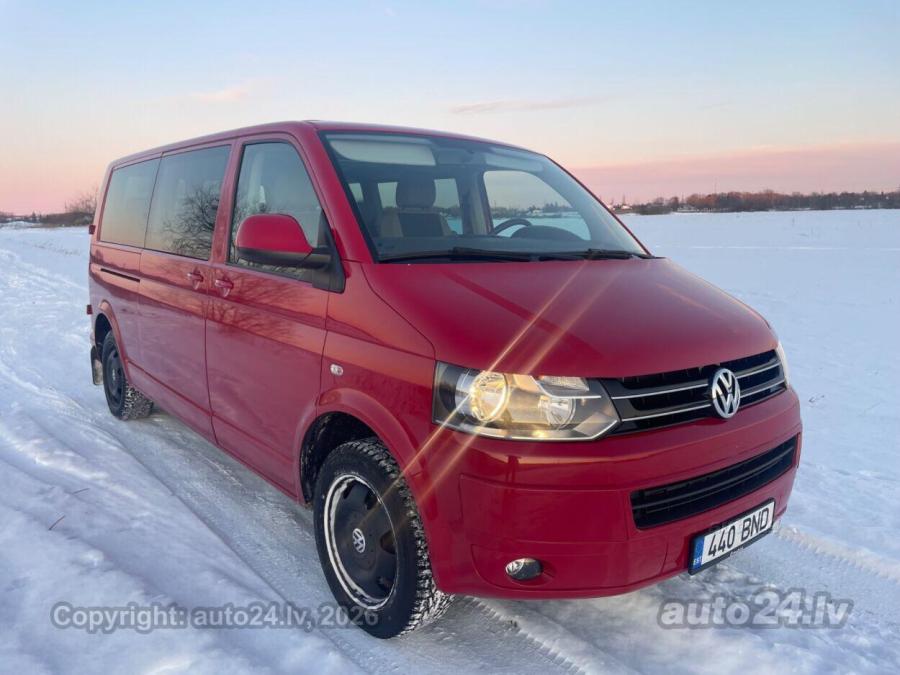 Red Volkswagen Caravelle 2015 in Tallinn, with an engine capacity of 2.00 L and mileage of 263 thousand km for 13500 €, photo 3 on AUTOMOTO.COM.LV