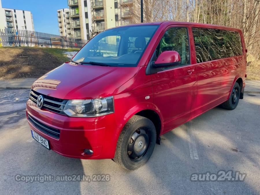 Sarkans Volkswagen Caravelle 2015 Tallina, ar dzinēja tilpumu 2.00 L un nobraukumu 265 tūkst. km par 12900 €, foto 1 vietnē AUTOMOTO.COM.LV