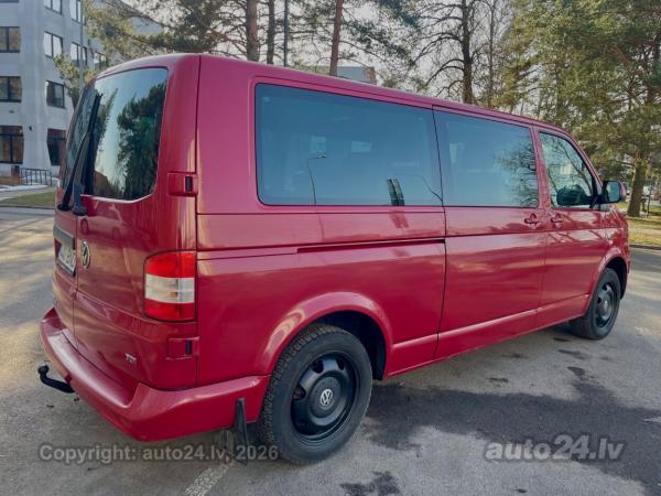 Sarkans Volkswagen Caravelle 2015 Tallina, ar dzinēja tilpumu 2.00 L un nobraukumu 265 tūkst. km par 12900 €, foto 6 vietnē AUTOMOTO.COM.LV