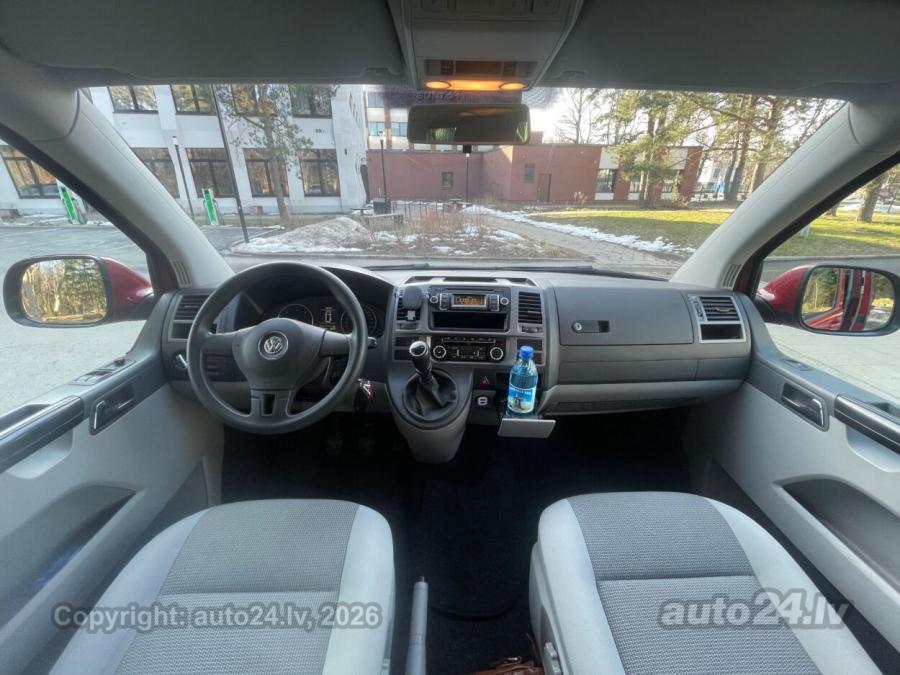Sarkans Volkswagen Caravelle 2015 Tallina, ar dzinēja tilpumu 2.00 L un nobraukumu 265 tūkst. km par 12900 €, foto 8 vietnē AUTOMOTO.COM.LV