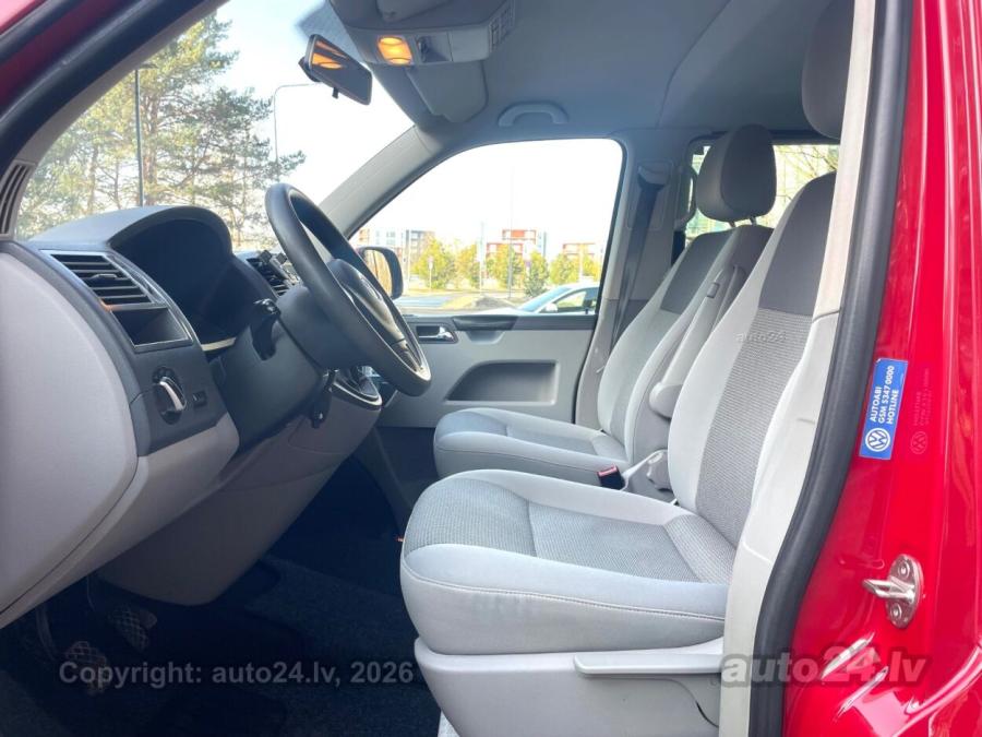 Sarkans Volkswagen Caravelle 2015 Tallina, ar dzinēja tilpumu 2.00 L un nobraukumu 265 tūkst. km par 12900 €, foto 9 vietnē AUTOMOTO.COM.LV