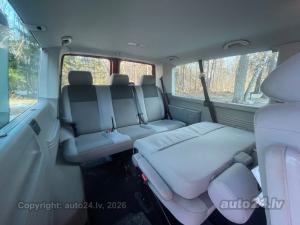 Sarkans Volkswagen Caravelle 2015 Tallina, ar dzinēja tilpumu 2.00 L un nobraukumu 265 tūkst. km par 12900 €, foto 12 vietnē AUTOMOTO.COM.LV