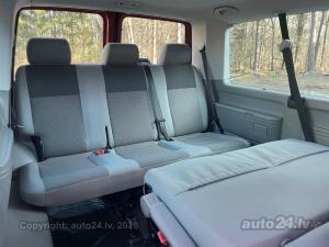 Sarkans Volkswagen Caravelle 2015 Tallina, ar dzinēja tilpumu 2.00 L un nobraukumu 265 tūkst. km par 12900 €, foto 13 vietnē AUTOMOTO.COM.LV