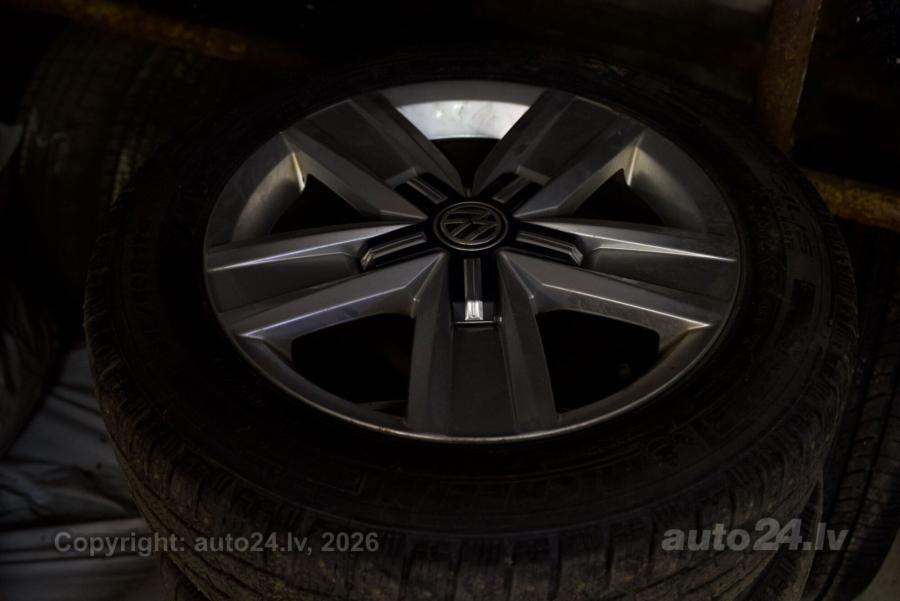 Volkswagen Caravelle 2017 in Tallinn, with an engine capacity of 2.00 L and mileage of 114 thousand km for 34000 €, photo 27 on AUTOMOTO.COM.LV