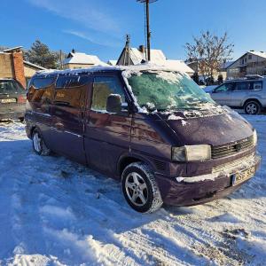 Violets Volkswagen Caravelle 1993 Alīta, ar dzinēja tilpumu 2.50 L un nobraukumu 430 tūkst. km par 2250 €, foto 3 vietnē AUTOMOTO.COM.LV
