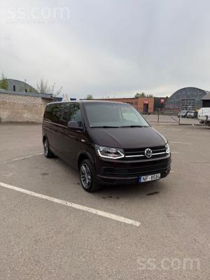 Violets Volkswagen Caravelle 2017 Jelgava, ar dzinēja tilpumu 2.00 L un nobraukumu 56 tūkst. km par 25900 €, foto  vietnē AUTOMOTO.COM.LV