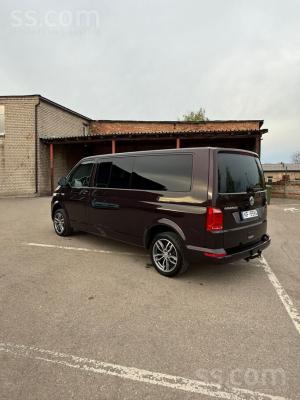 Violets Volkswagen Caravelle 2017 Jelgava, ar dzinēja tilpumu 2.00 L un nobraukumu 56 tūkst. km par 25900 €, foto 4 vietnē AUTOMOTO.COM.LV