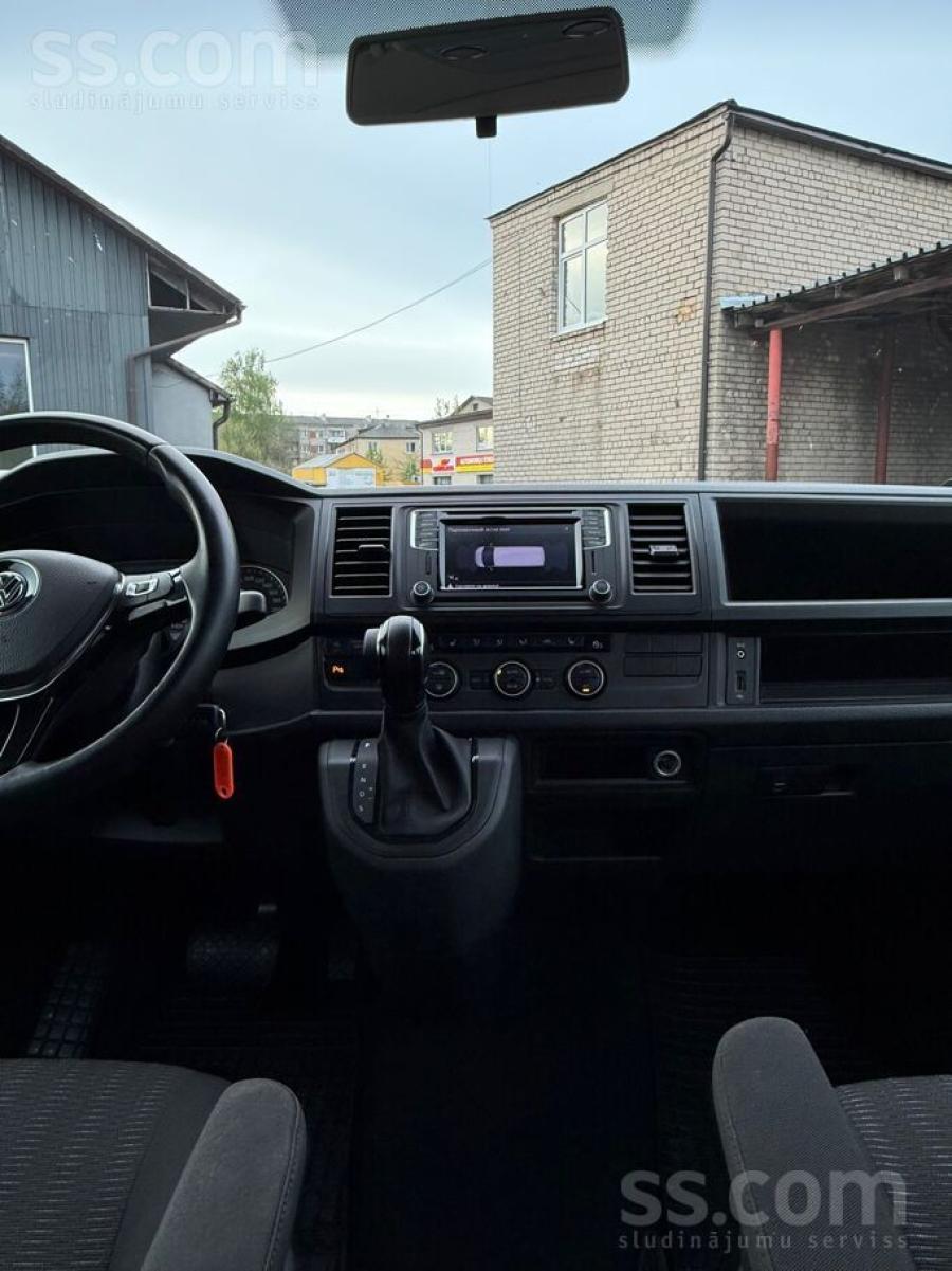 Violets Volkswagen Caravelle 2017 Jelgava, ar dzinēja tilpumu 2.00 L un nobraukumu 56 tūkst. km par 25900 €, foto 7 vietnē AUTOMOTO.COM.LV
