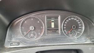Violet Volkswagen Caravelle 2012 in Telschi, with an engine capacity of 1.97 L and mileage of 279 thousand km for 10250 €, photo 10 on AUTOMOTO.COM.LV
