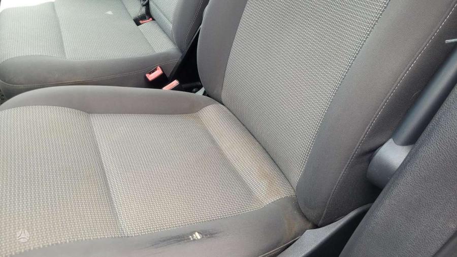 Violet Volkswagen Caravelle 2012 in Telschi, with an engine capacity of 1.97 L and mileage of 279 thousand km for 10250 €, photo 16 on AUTOMOTO.COM.LV